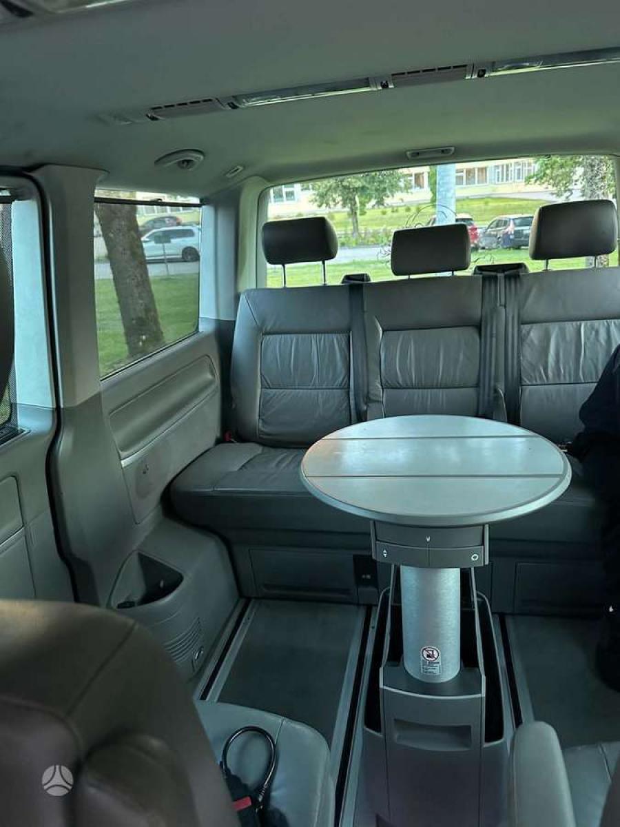 Grey Volkswagen Multivan 2008 in Vilnius, with an engine capacity of 2.46 L and mileage of 336 thousand km for 9000 €, photo 28 on AUTOMOTO.COM.LV