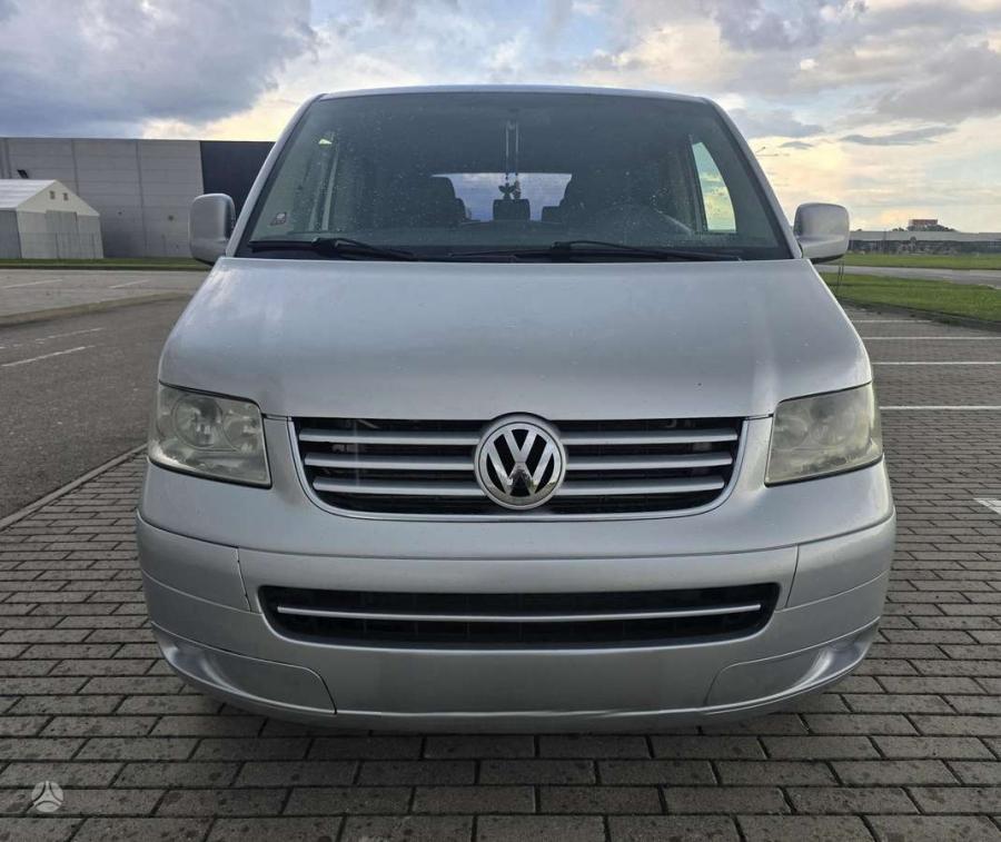 Pelēks Volkswagen Multivan 2008 Panevēža, ar dzinēja tilpumu 1.90 L un nobraukumu 328 tūkst. km par 10499 €, foto 9 vietnē AUTOMOTO.COM.LV