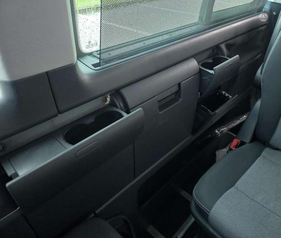 Pelēks Volkswagen Multivan 2008 Panevēža, ar dzinēja tilpumu 1.90 L un nobraukumu 328 tūkst. km par 10499 €, foto 26 vietnē AUTOMOTO.COM.LV