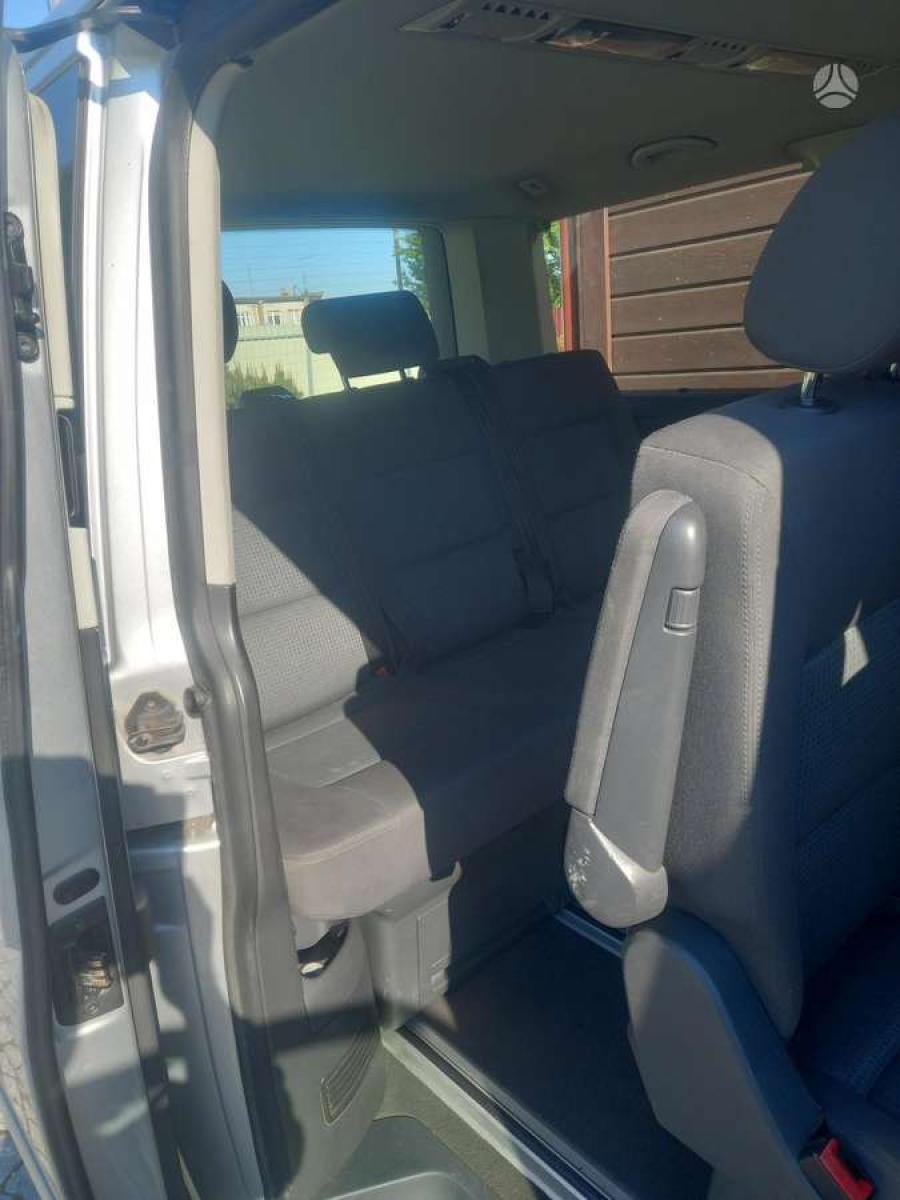 Серый Фольксваген Мультиван 2008 в Паневежис, объемом двигателя 2.50 л и пробегом 400 тыс. км за 4300 €, фото 7 на AUTOMOTO.COM.LV