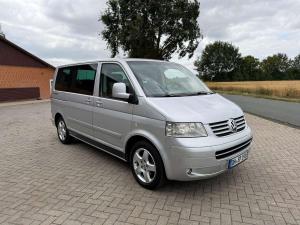 Pelēks Volkswagen Multivan 2008 Viļņa, ar dzinēja tilpumu 2.50 L un nobraukumu 287 tūkst. km par 9350 €, foto  vietnē AUTOMOTO.COM.LV