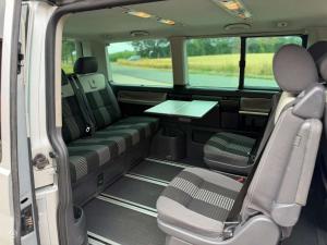 Pelēks Volkswagen Multivan 2008 Viļņa, ar dzinēja tilpumu 2.50 L un nobraukumu 287 tūkst. km par 9350 €, foto 5 vietnē AUTOMOTO.COM.LV