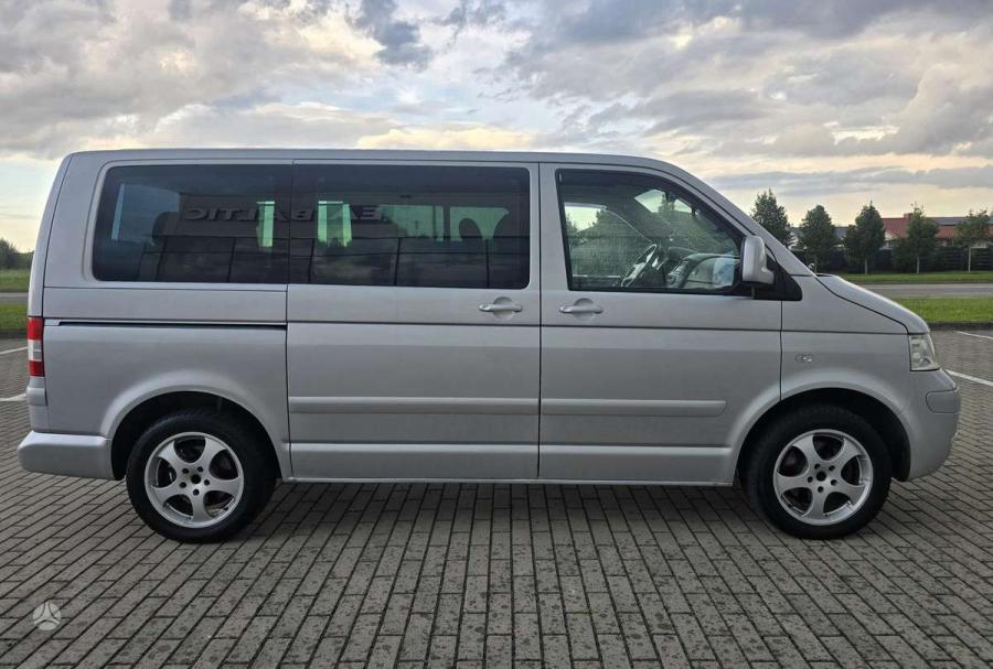 Grey Volkswagen Multivan 2008 in Panevezys, with an engine capacity of 1.90 L and mileage of 328 thousand km for 10499 €, photo 9 on AUTOMOTO.COM.LV