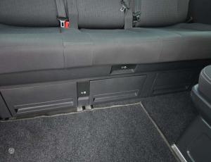 Grey Volkswagen Multivan 2008 in Panevezys, with an engine capacity of 1.90 L and mileage of 328 thousand km for 10499 €, photo 17 on AUTOMOTO.COM.LV