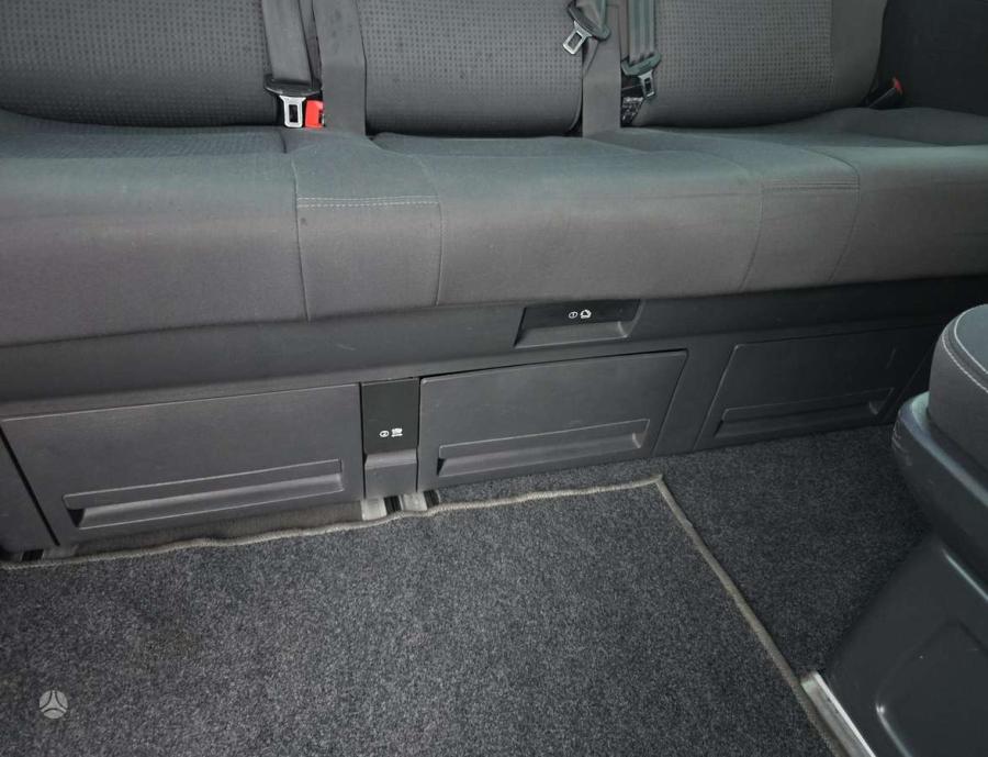 Grey Volkswagen Multivan 2008 in Panevezys, with an engine capacity of 1.90 L and mileage of 328 thousand km for 10499 €, photo 17 on AUTOMOTO.COM.LV