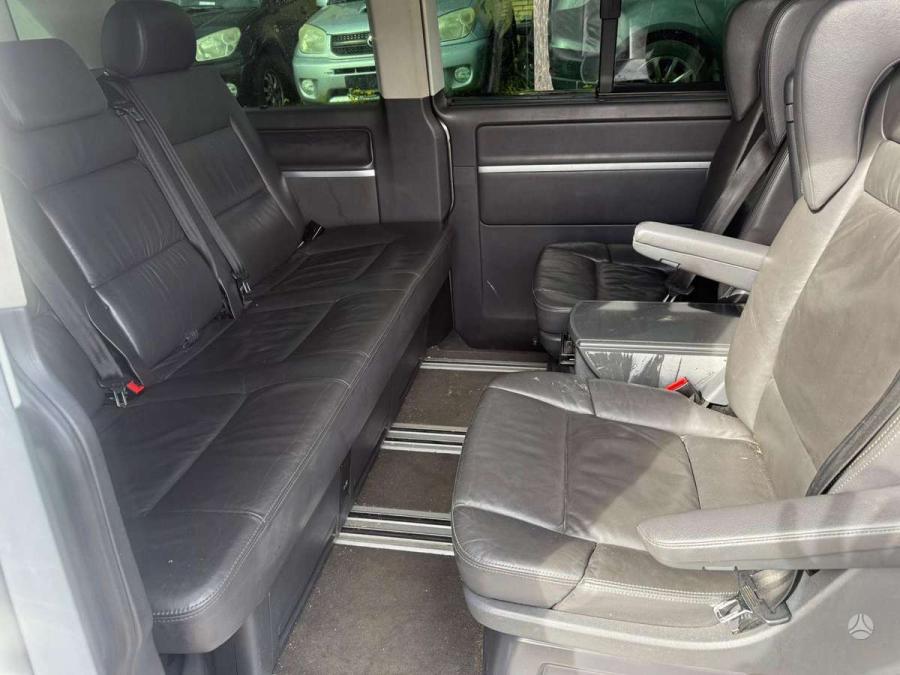 Grey Volkswagen Multivan 2008 in Taurage, with an engine capacity of 2.50 L and mileage of 530 thousand km for 6400 €, photo 6 on AUTOMOTO.COM.LV