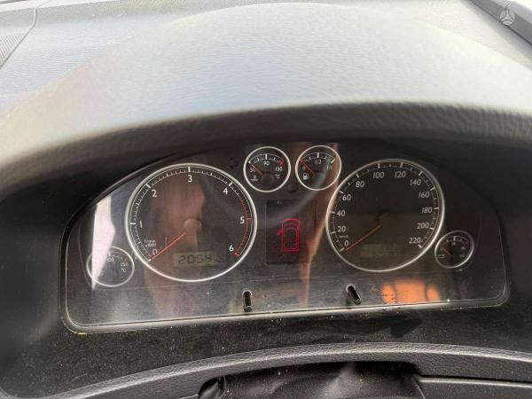 Pelēks Volkswagen Multivan 2008 Tauragė, ar dzinēja tilpumu 2.50 L un nobraukumu 530 tūkst. km par 6400 €, foto 8 vietnē AUTOMOTO.COM.LV