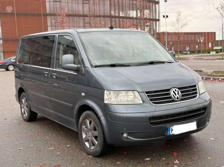 Grey Volkswagen Multivan 2009 in Klaipeda, with an engine capacity of 2.50 L and mileage of 365 thousand km for 7350 €, photo 3 on AUTOMOTO.COM.LV