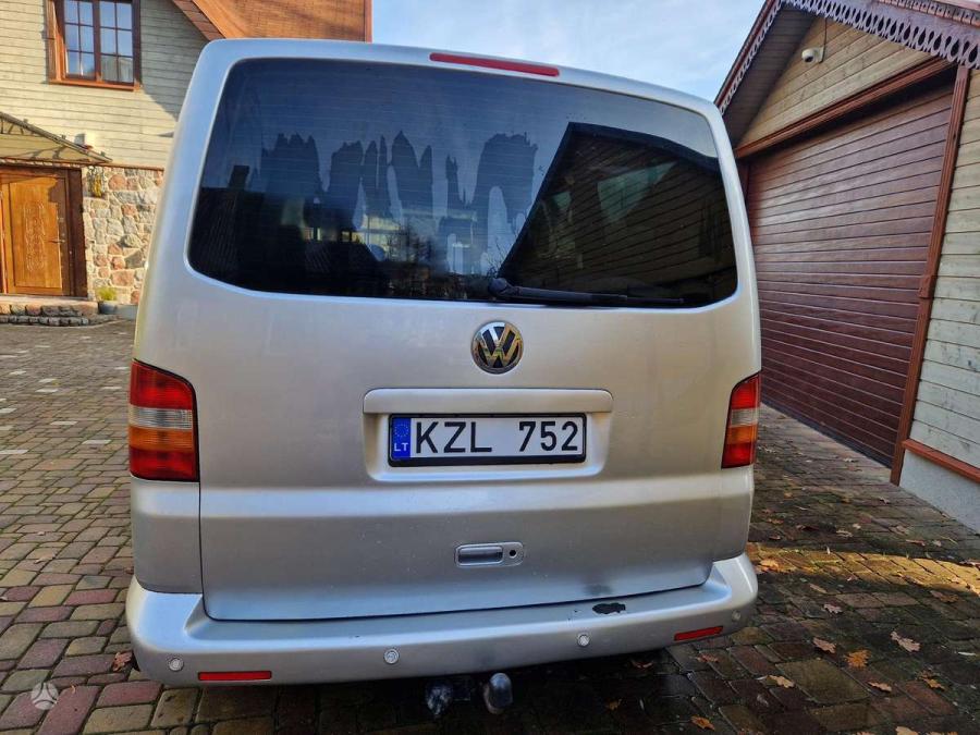 Pelēks Volkswagen Multivan 2009 Mažeikiai, ar dzinēja tilpumu 2.46 L un nobraukumu 255 tūkst. km par 10500 €, foto 3 vietnē AUTOMOTO.COM.LV
