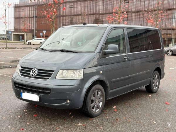 Grey Volkswagen Multivan 2009 in Klaipeda, with an engine capacity of 2.50 L and mileage of 365 thousand km for 7300 €, photo 1 on AUTOMOTO.COM.LV