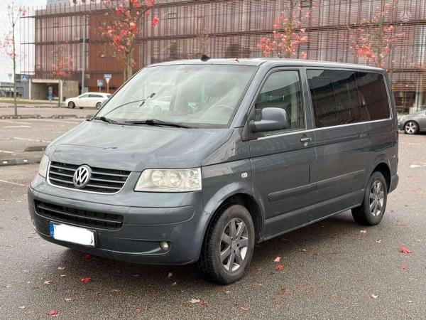 Pelēks Volkswagen Multivan 2009 Klaipėda, ar dzinēja tilpumu 2.50 L un nobraukumu 365 tūkst. km par 6700 €, foto 2 vietnē AUTOMOTO.COM.LV