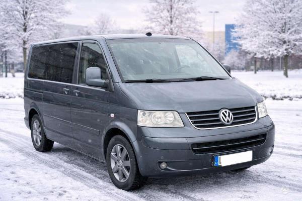 Grey Volkswagen Multivan 2009 in Klaipeda, with an engine capacity of 2.50 L and mileage of 365 thousand km for 7400 €, photo 2 on AUTOMOTO.COM.LV