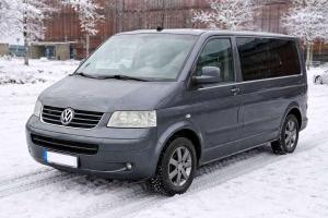 Grey Volkswagen Multivan 2009 in Klaipeda, with an engine capacity of 2.50 L and mileage of 365 thousand km for 6850 €, photo 2 on AUTOMOTO.COM.LV