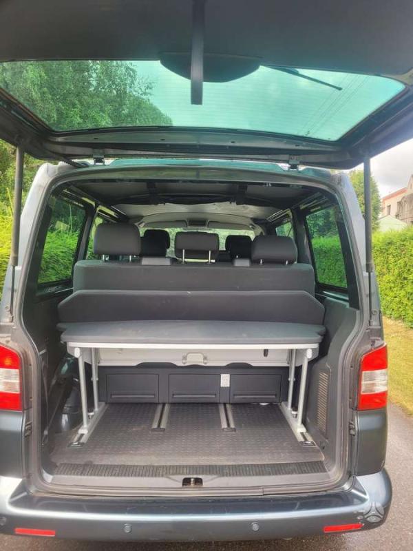 Pelēks Volkswagen Multivan 2009 Vilkaviškis, ar dzinēja tilpumu 2.46 L un nobraukumu 291 tūkst. km par 6600 €, foto 7 vietnē AUTOMOTO.COM.LV