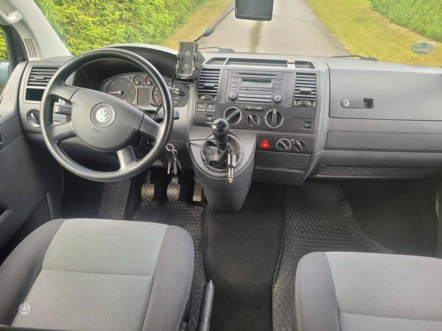 Pelēks Volkswagen Multivan 2009 Vilkaviškis, ar dzinēja tilpumu 2.46 L un nobraukumu 291 tūkst. km par 6600 €, foto 11 vietnē AUTOMOTO.COM.LV