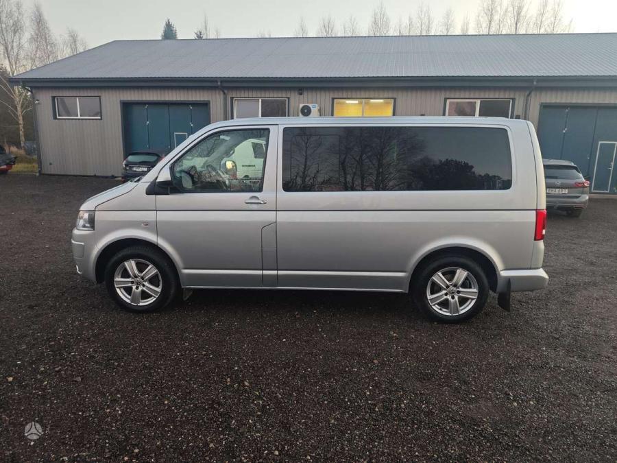 Grey Volkswagen Multivan 2010 in Kretinga, with an engine capacity of 2.00 L and mileage of 450 thousand km for 12300 €, photo 12 on AUTOMOTO.COM.LV