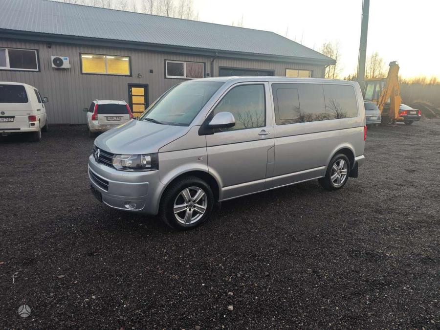 Grey Volkswagen Multivan 2010 in Kretinga, with an engine capacity of 2.00 L and mileage of 450 thousand km for 12300 €, photo 13 on AUTOMOTO.COM.LV