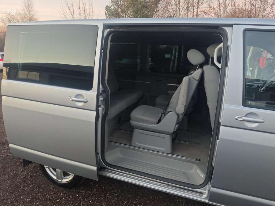 Grey Volkswagen Multivan 2010 in Kretinga, with an engine capacity of 2.00 L and mileage of 450 thousand km for 12300 €, photo 20 on AUTOMOTO.COM.LV