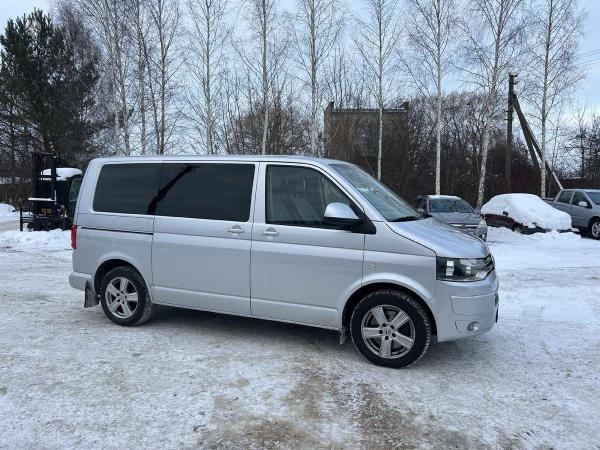 Pelēks Volkswagen Multivan 2010 Kretinga, ar dzinēja tilpumu 2.00 L un nobraukumu 450 tūkst. km par 11650 €, foto 4 vietnē AUTOMOTO.COM.LV