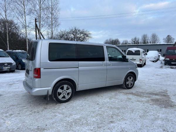 Pelēks Volkswagen Multivan 2010 Kretinga, ar dzinēja tilpumu 2.00 L un nobraukumu 450 tūkst. km par 11650 €, foto 5 vietnē AUTOMOTO.COM.LV