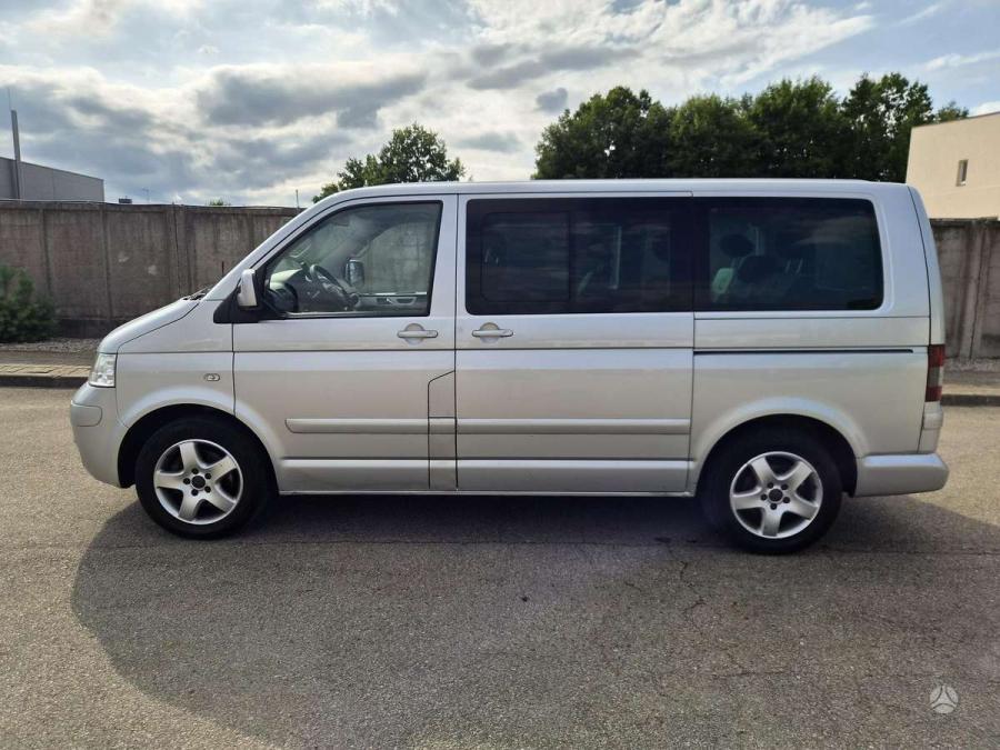 Pelēks Volkswagen Multivan 2010 Mažeikiai, ar dzinēja tilpumu 2.50 L un nobraukumu 310 tūkst. km par 5700 €, foto 3 vietnē AUTOMOTO.COM.LV