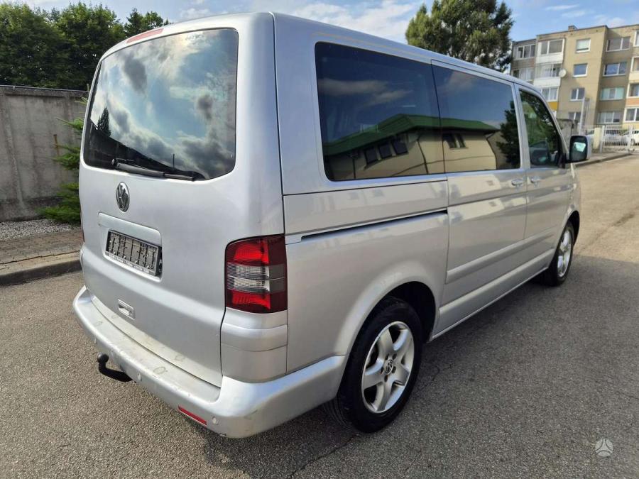 Pelēks Volkswagen Multivan 2010 Mažeikiai, ar dzinēja tilpumu 2.50 L un nobraukumu 310 tūkst. km par 5700 €, foto 5 vietnē AUTOMOTO.COM.LV