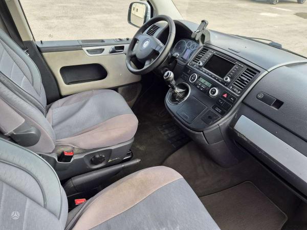 Pelēks Volkswagen Multivan 2010 Mažeikiai, ar dzinēja tilpumu 2.50 L un nobraukumu 310 tūkst. km par 5700 €, foto 8 vietnē AUTOMOTO.COM.LV