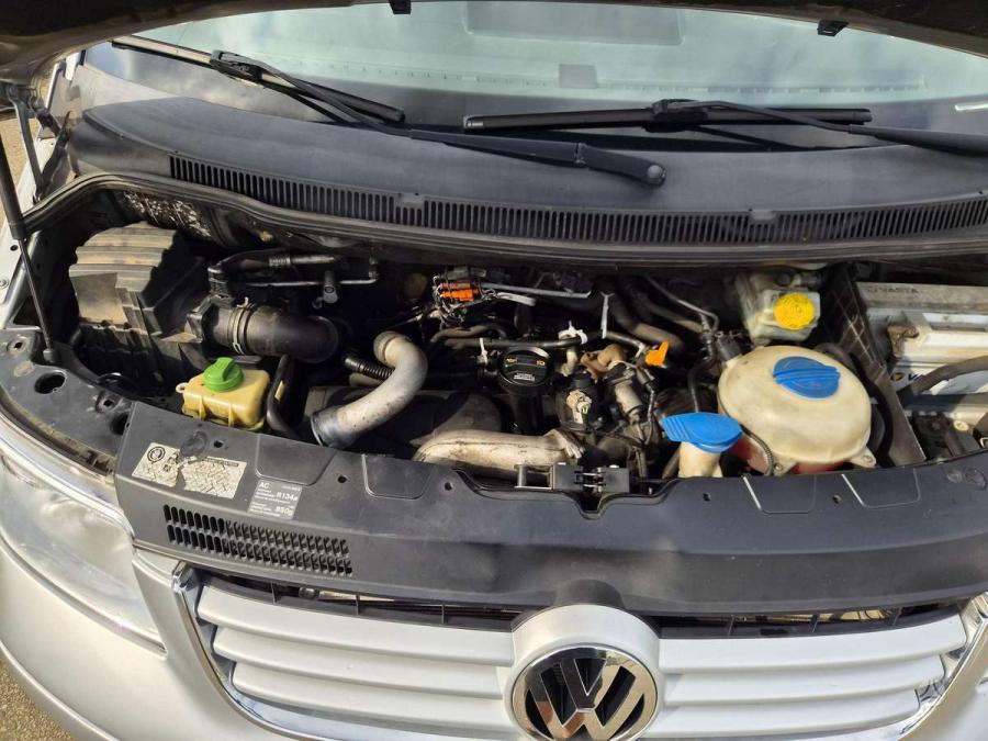 Pelēks Volkswagen Multivan 2010 Mažeikiai, ar dzinēja tilpumu 2.50 L un nobraukumu 310 tūkst. km par 5700 €, foto 14 vietnē AUTOMOTO.COM.LV