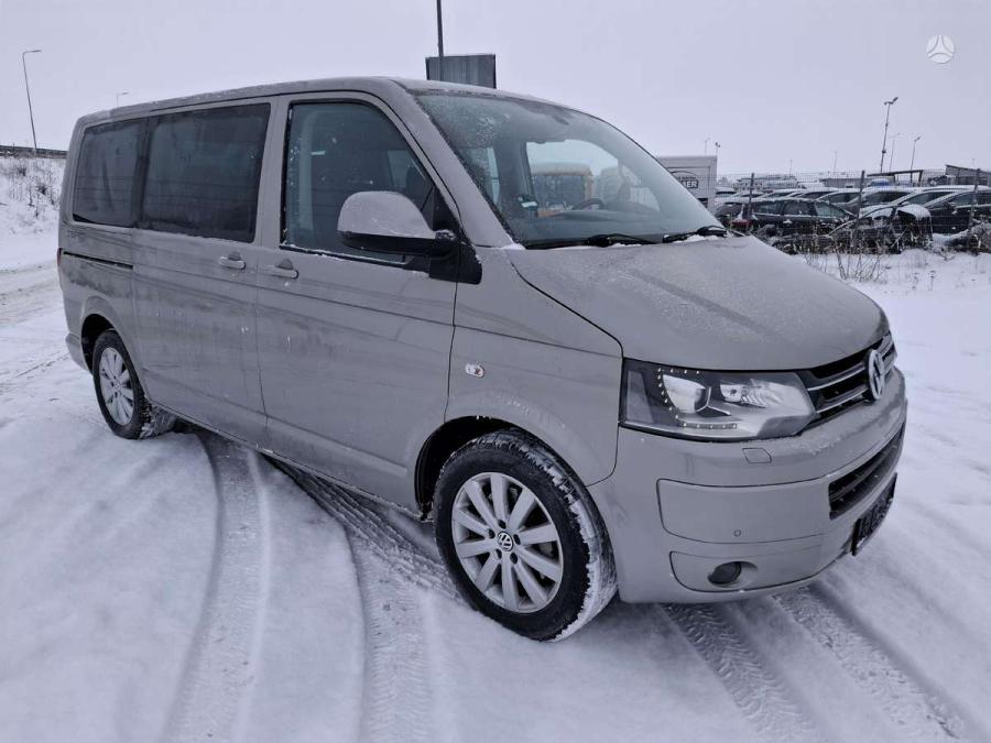 Grey Volkswagen Multivan 2011 in Marijampole, with an engine capacity of 2.00 L and mileage of 257 thousand km for 14200 €, photo 2 on AUTOMOTO.COM.LV