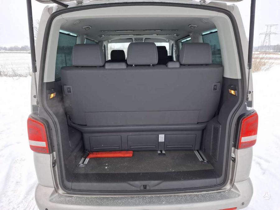 Grey Volkswagen Multivan 2011 in Marijampole, with an engine capacity of 2.00 L and mileage of 257 thousand km for 14200 €, photo 16 on AUTOMOTO.COM.LV