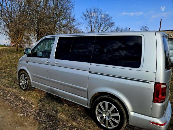 Pelēks Volkswagen Multivan 2011 Kaišiadorys, ar dzinēja tilpumu 2.00 L un nobraukumu 300 tūkst. km par 12900 €, foto 1 vietnē AUTOMOTO.COM.LV