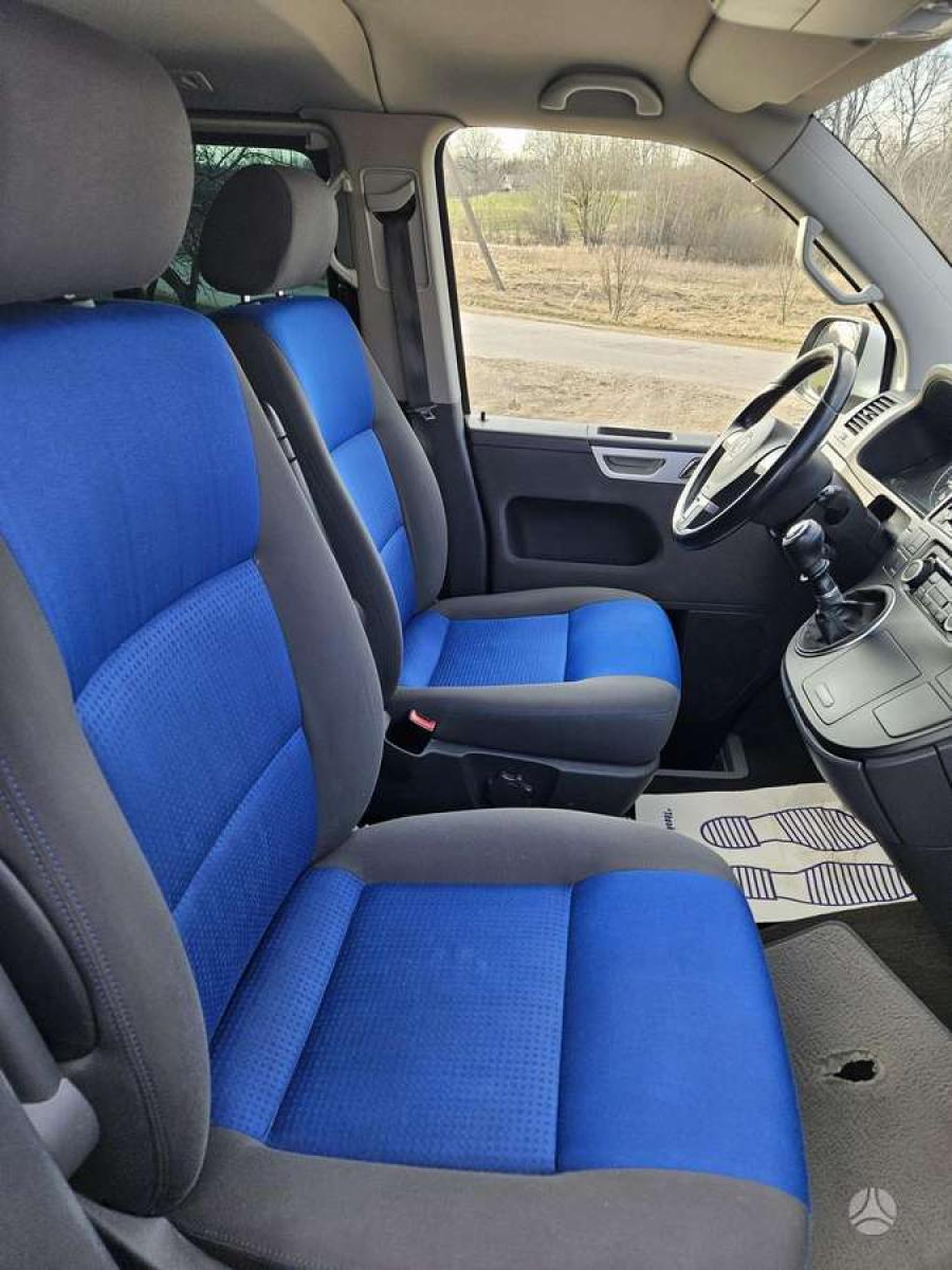 Pelēks Volkswagen Multivan 2011 Kaišiadorys, ar dzinēja tilpumu 2.00 L un nobraukumu 300 tūkst. km par 12900 €, foto 9 vietnē AUTOMOTO.COM.LV