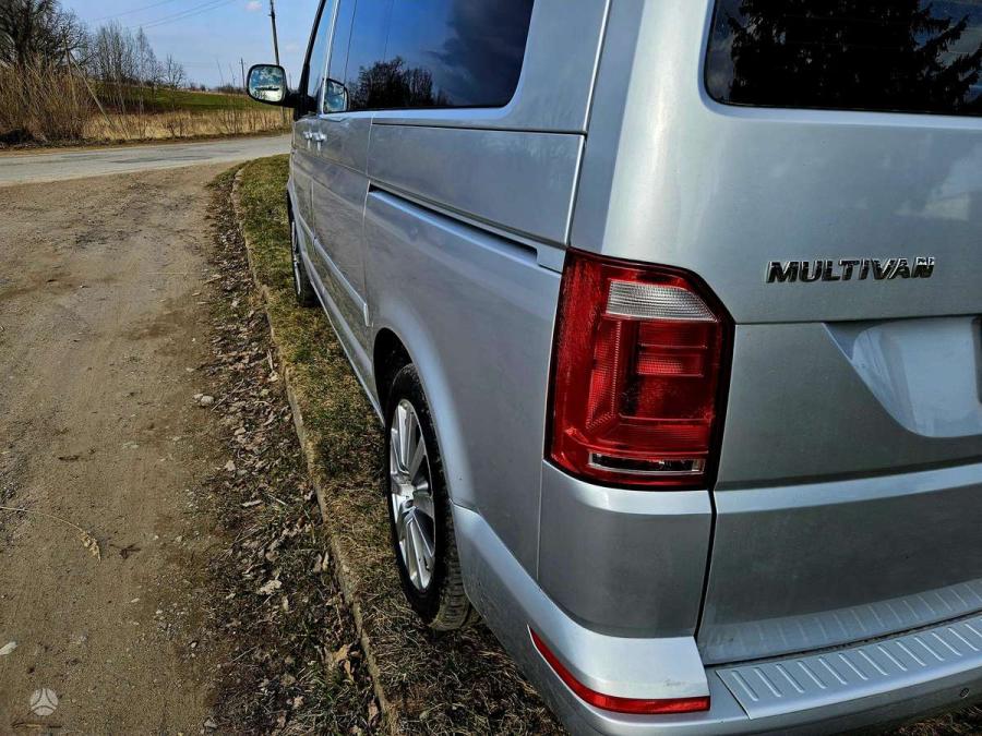 Pelēks Volkswagen Multivan 2011 Kaišiadorys, ar dzinēja tilpumu 2.00 L un nobraukumu 300 tūkst. km par 12900 €, foto 14 vietnē AUTOMOTO.COM.LV