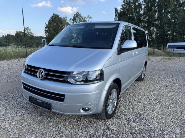 Pelēks Volkswagen Multivan 2013 Viļņa, ar dzinēja tilpumu 1.97 L un nobraukumu 267 tūkst. km par 13950 €, foto 1 vietnē AUTOMOTO.COM.LV