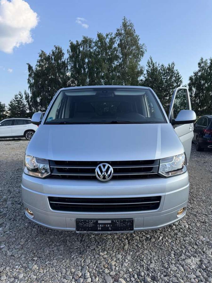 Grey Volkswagen Multivan 2013 in Vilnius, with an engine capacity of 1.97 L and mileage of 267 thousand km for 13950 €, photo 3 on AUTOMOTO.COM.LV