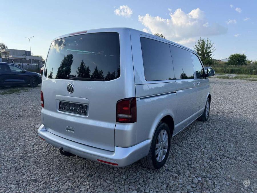 Grey Volkswagen Multivan 2013 in Vilnius, with an engine capacity of 1.97 L and mileage of 267 thousand km for 13950 €, photo 6 on AUTOMOTO.COM.LV