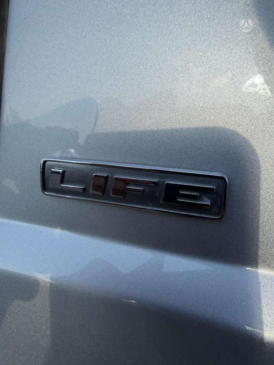 Grey Volkswagen Multivan 2013 in Vilnius, with an engine capacity of 1.97 L and mileage of 267 thousand km for 13950 €, photo 10 on AUTOMOTO.COM.LV