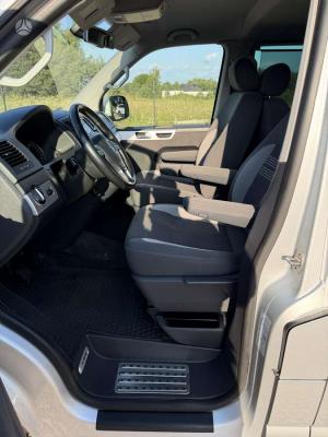 Grey Volkswagen Multivan 2013 in Vilnius, with an engine capacity of 1.97 L and mileage of 267 thousand km for 13950 €, photo 12 on AUTOMOTO.COM.LV