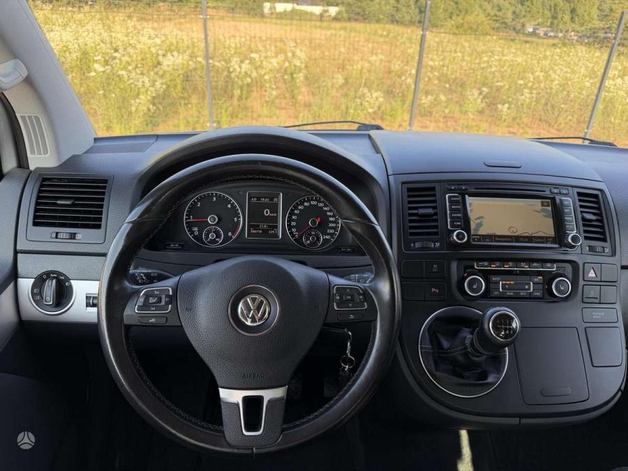 Grey Volkswagen Multivan 2013 in Vilnius, with an engine capacity of 1.97 L and mileage of 267 thousand km for 13950 €, photo 14 on AUTOMOTO.COM.LV