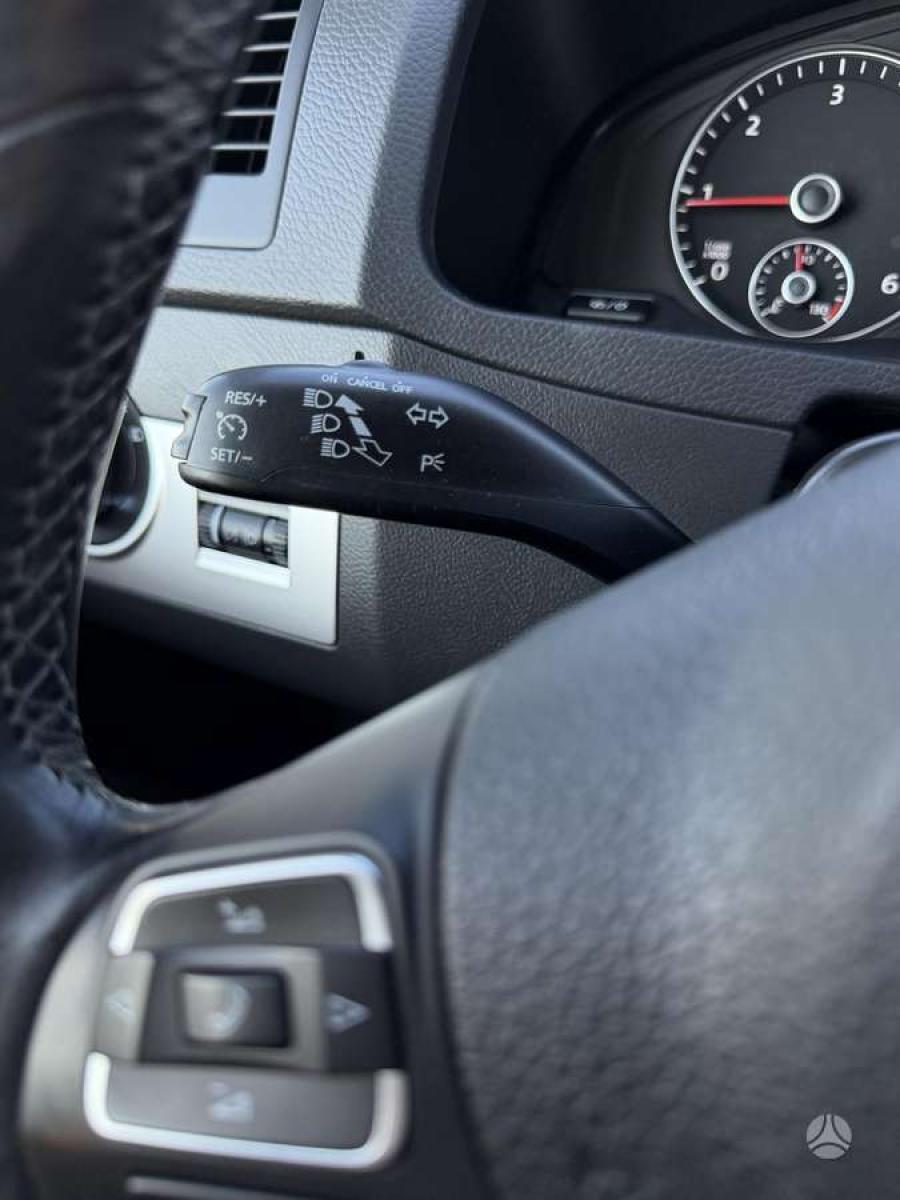 Grey Volkswagen Multivan 2013 in Vilnius, with an engine capacity of 1.97 L and mileage of 267 thousand km for 13950 €, photo 16 on AUTOMOTO.COM.LV