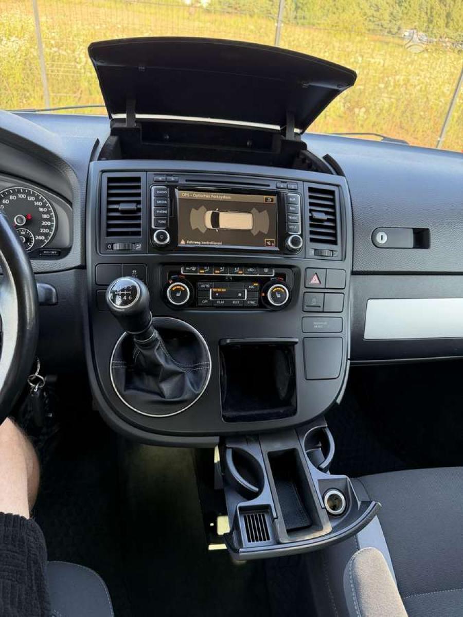 Grey Volkswagen Multivan 2013 in Vilnius, with an engine capacity of 1.97 L and mileage of 267 thousand km for 13950 €, photo 18 on AUTOMOTO.COM.LV