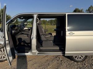 Grey Volkswagen Multivan 2013 in Vilnius, with an engine capacity of 1.97 L and mileage of 267 thousand km for 13950 €, photo 24 on AUTOMOTO.COM.LV