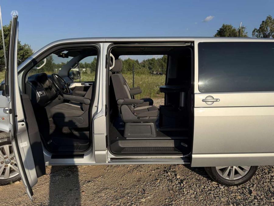 Grey Volkswagen Multivan 2013 in Vilnius, with an engine capacity of 1.97 L and mileage of 267 thousand km for 13950 €, photo 24 on AUTOMOTO.COM.LV