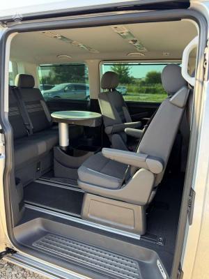 Grey Volkswagen Multivan 2013 in Vilnius, with an engine capacity of 1.97 L and mileage of 267 thousand km for 13950 €, photo 27 on AUTOMOTO.COM.LV
