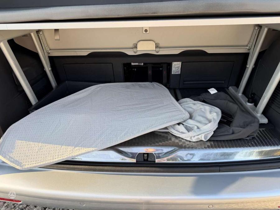 Grey Volkswagen Multivan 2013 in Vilnius, with an engine capacity of 1.97 L and mileage of 267 thousand km for 13950 €, photo 38 on AUTOMOTO.COM.LV