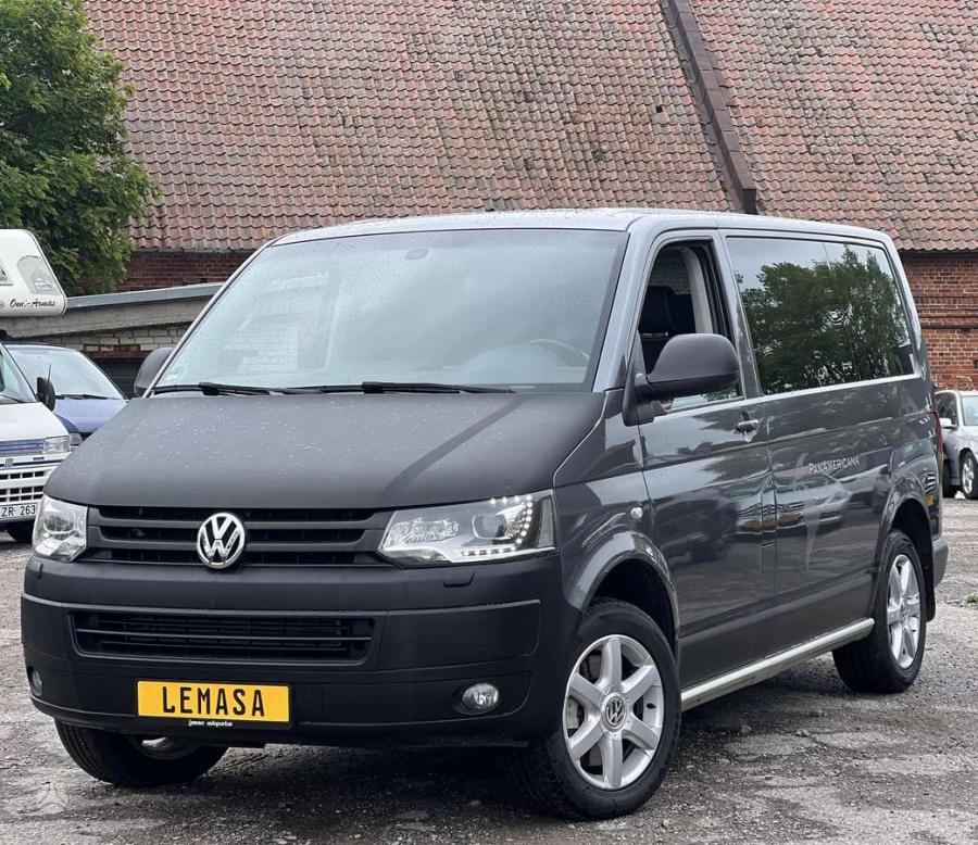 Pelēks Volkswagen Multivan 2013 Klaipėda, ar dzinēja tilpumu 1.97 L un nobraukumu 124 tūkst. km par 24999 €, foto 1 vietnē AUTOMOTO.COM.LV