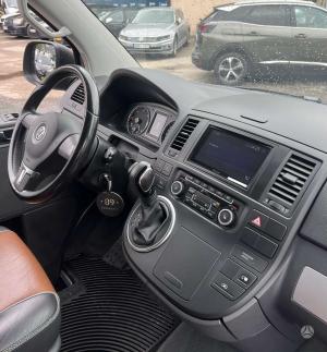 Pelēks Volkswagen Multivan 2013 Klaipėda, ar dzinēja tilpumu 1.97 L un nobraukumu 124 tūkst. km par 24999 €, foto 3 vietnē AUTOMOTO.COM.LV
