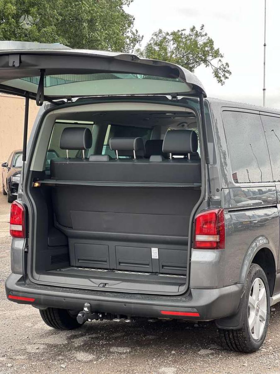 Pelēks Volkswagen Multivan 2013 Klaipėda, ar dzinēja tilpumu 1.97 L un nobraukumu 124 tūkst. km par 24999 €, foto 5 vietnē AUTOMOTO.COM.LV