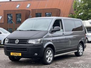 Pelēks Volkswagen Multivan 2013 Klaipėda, ar dzinēja tilpumu 1.97 L un nobraukumu 124 tūkst. km par 24999 €, foto 10 vietnē AUTOMOTO.COM.LV