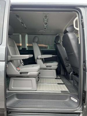 Pelēks Volkswagen Multivan 2013 Klaipėda, ar dzinēja tilpumu 1.97 L un nobraukumu 124 tūkst. km par 24999 €, foto 11 vietnē AUTOMOTO.COM.LV